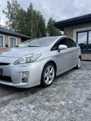 Pelēks Toyota Prius 2010 Šauļi, ar dzinēja tilpumu 1.80 L un nobraukumu 354 tūkst. km par 5300 €, foto 4 vietnē AUTOMOTO.COM.LV