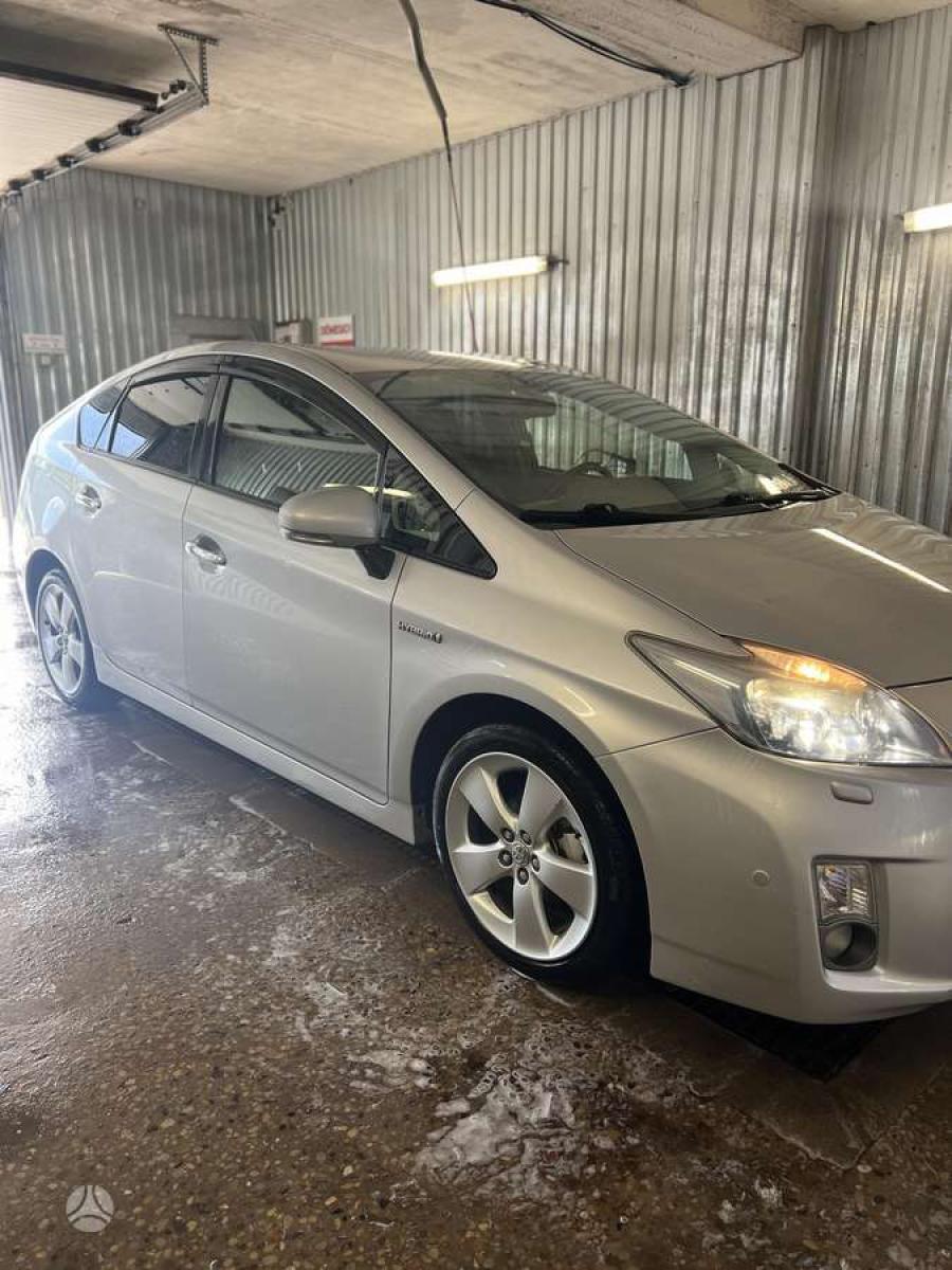Pelēks Toyota Prius 2010 Šauļi, ar dzinēja tilpumu 1.80 L un nobraukumu 354 tūkst. km par 5300 €, foto 12 vietnē AUTOMOTO.COM.LV