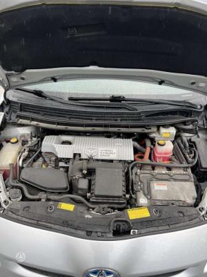 Pelēks Toyota Prius 2010 Šauļi, ar dzinēja tilpumu 1.80 L un nobraukumu 354 tūkst. km par 5300 €, foto 15 vietnē AUTOMOTO.COM.LV