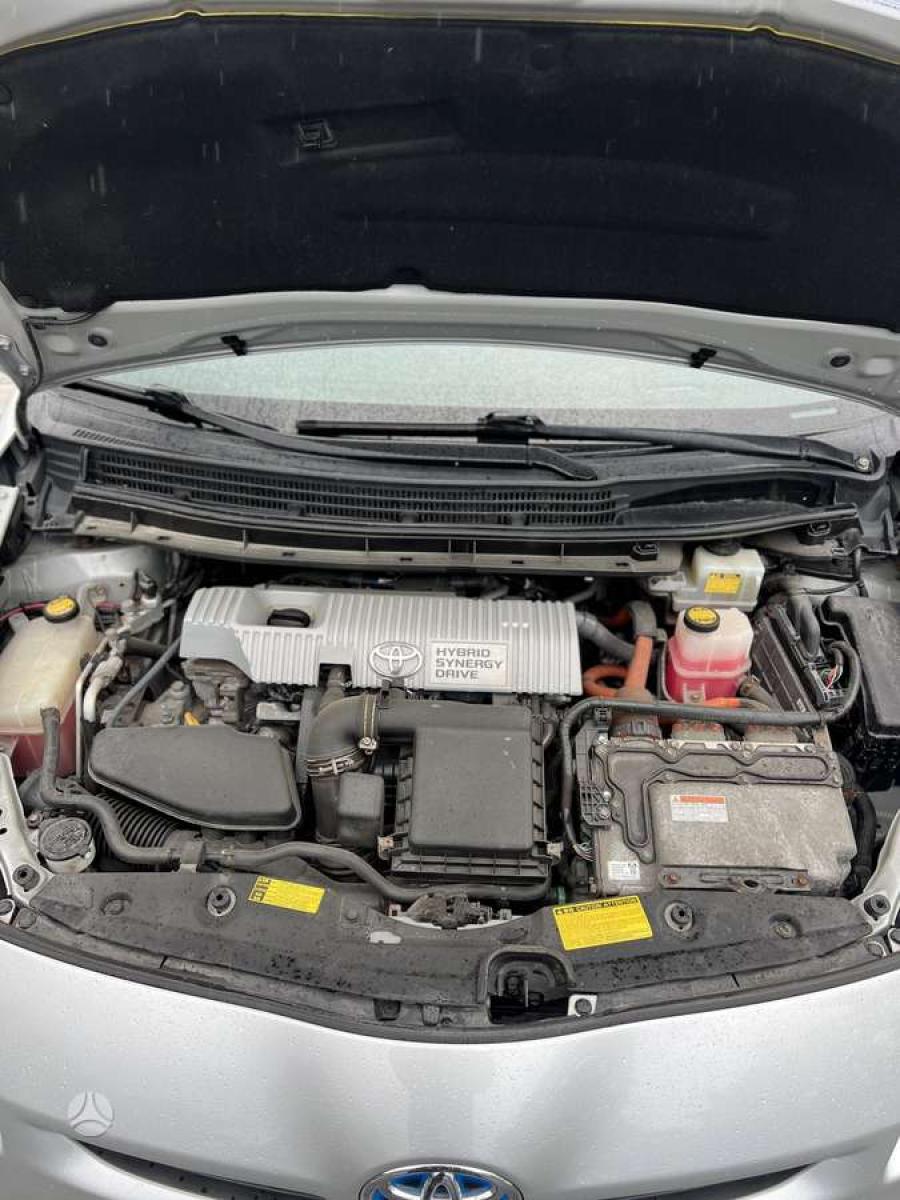 Pelēks Toyota Prius 2010 Šauļi, ar dzinēja tilpumu 1.80 L un nobraukumu 354 tūkst. km par 5300 €, foto 15 vietnē AUTOMOTO.COM.LV