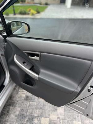 Pelēks Toyota Prius 2010 Šauļi, ar dzinēja tilpumu 1.80 L un nobraukumu 354 tūkst. km par 5300 €, foto 17 vietnē AUTOMOTO.COM.LV