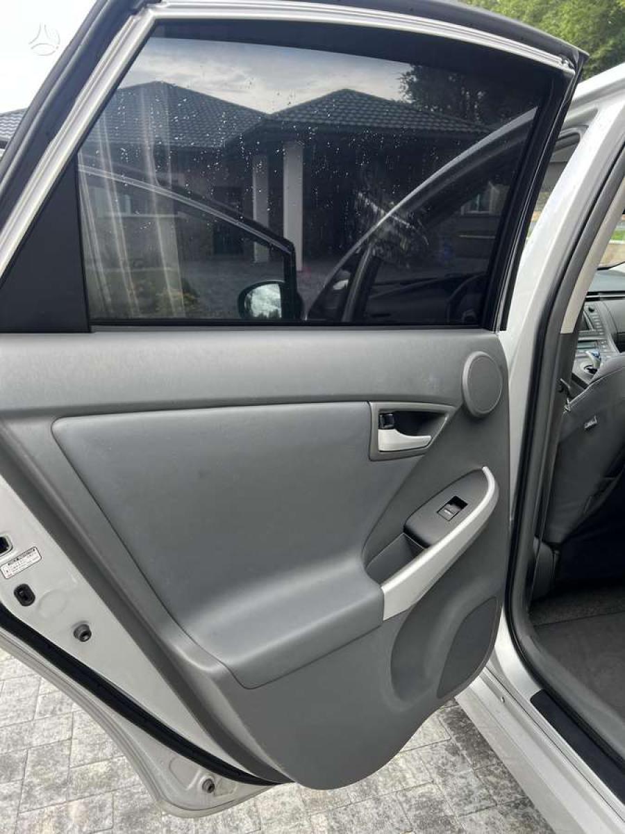 Pelēks Toyota Prius 2010 Šauļi, ar dzinēja tilpumu 1.80 L un nobraukumu 354 tūkst. km par 5300 €, foto 23 vietnē AUTOMOTO.COM.LV
