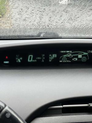 Pelēks Toyota Prius 2010 Šauļi, ar dzinēja tilpumu 1.80 L un nobraukumu 354 tūkst. km par 5300 €, foto 24 vietnē AUTOMOTO.COM.LV