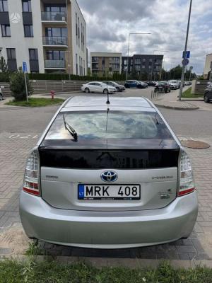 Grey Toyota Prius 2010 in Vilnius, with an engine capacity of 1.80 L and mileage of 180 thousand km for 7800 €, photo 5 on AUTOMOTO.COM.LV