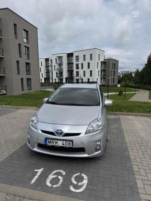 Grey Toyota Prius 2010 in Vilnius, with an engine capacity of 1.80 L and mileage of 180 thousand km for 7800 €, photo 8 on AUTOMOTO.COM.LV
