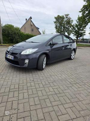 Grey Toyota Prius 2010 in Taurage, with an engine capacity of 1.80 L and mileage of 352 thousand km for 6400 €, photo  on AUTOMOTO.COM.LV