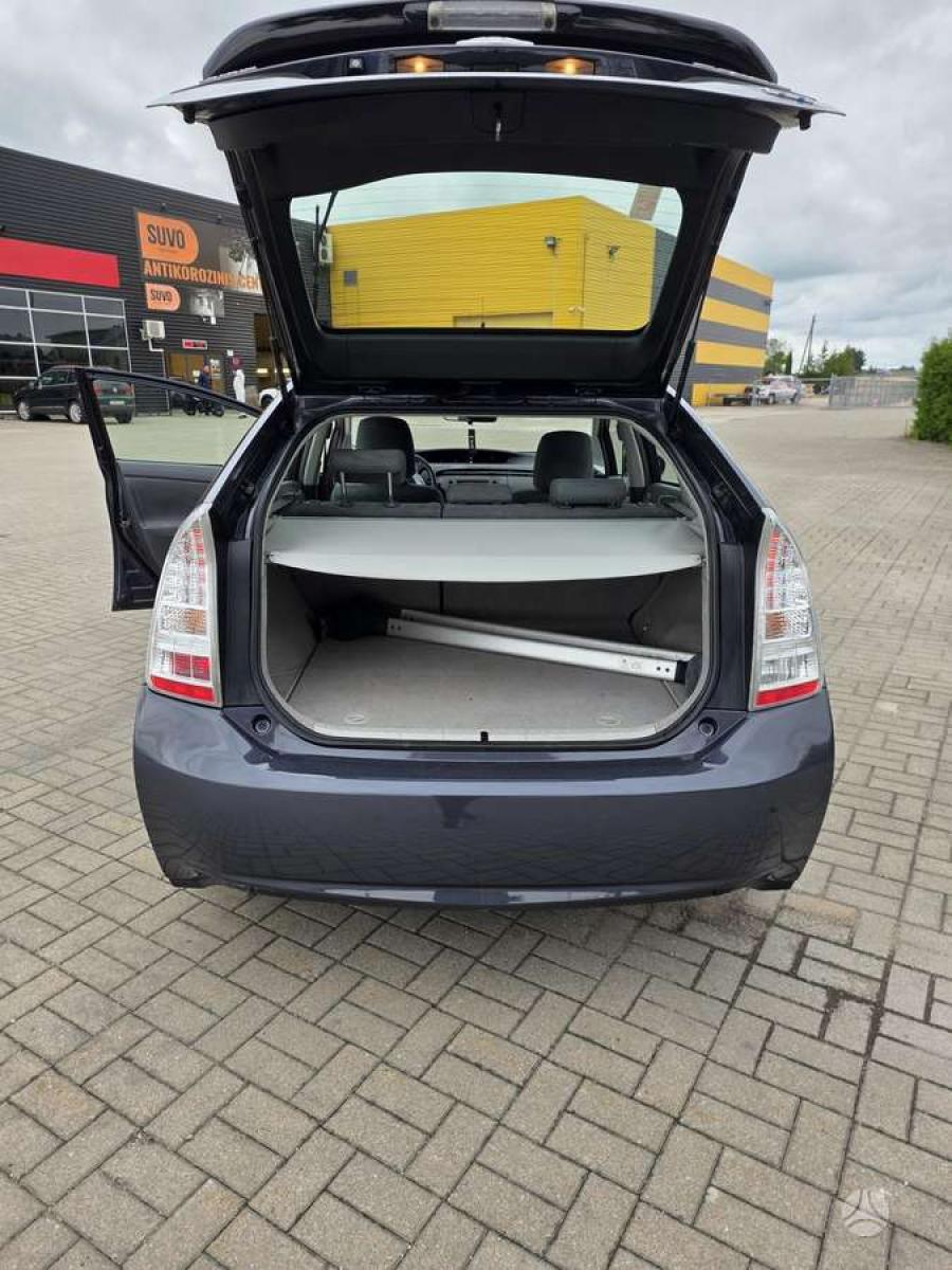 Серый Тойота Приус 2010 в Таураге, объемом двигателя 1.80 л и пробегом 352 тыс. км за 6400 €, фото 18 на AUTOMOTO.COM.LV