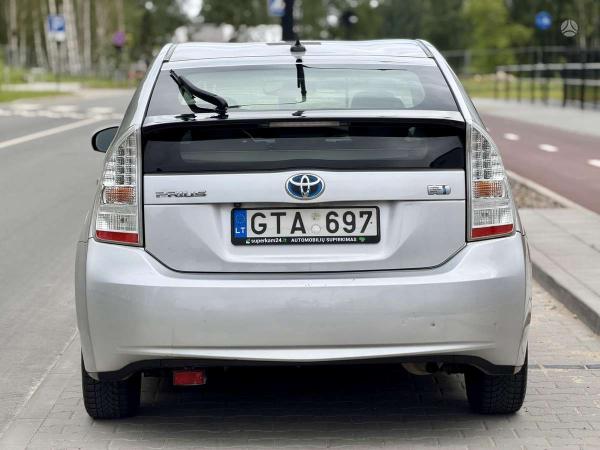 Pelēks Toyota Prius 2010 Viļņa, ar dzinēja tilpumu 1.80 L un nobraukumu 291 tūkst. km par 5150 €, foto 8 vietnē AUTOMOTO.COM.LV