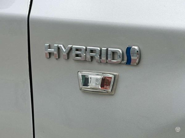 Pelēks Toyota Prius 2010 Viļņa, ar dzinēja tilpumu 1.80 L un nobraukumu 291 tūkst. km par 5150 €, foto 10 vietnē AUTOMOTO.COM.LV