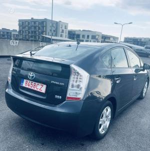 Pelēks Toyota Prius 2010 Viļņa, ar dzinēja tilpumu 1.80 L un nobraukumu 290 tūkst. km par 5699 €, foto 6 vietnē AUTOMOTO.COM.LV