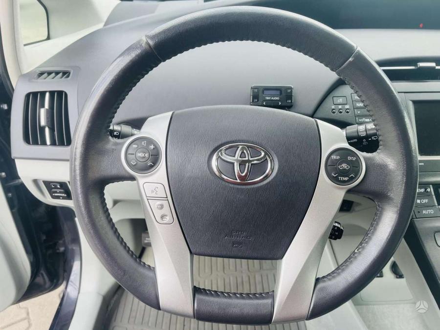 Pelēks Toyota Prius 2010 Viļņa, ar dzinēja tilpumu 1.80 L un nobraukumu 290 tūkst. km par 5699 €, foto 12 vietnē AUTOMOTO.COM.LV
