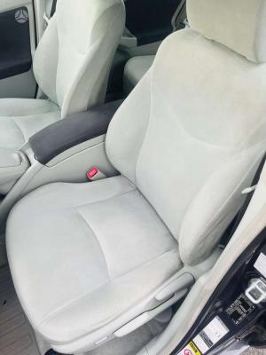 Pelēks Toyota Prius 2010 Viļņa, ar dzinēja tilpumu 1.80 L un nobraukumu 290 tūkst. km par 5699 €, foto 13 vietnē AUTOMOTO.COM.LV