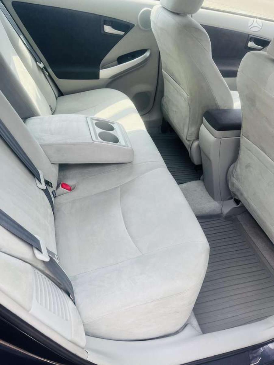 Pelēks Toyota Prius 2010 Viļņa, ar dzinēja tilpumu 1.80 L un nobraukumu 290 tūkst. km par 5699 €, foto 15 vietnē AUTOMOTO.COM.LV