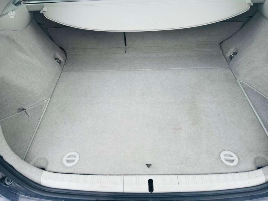 Pelēks Toyota Prius 2010 Viļņa, ar dzinēja tilpumu 1.80 L un nobraukumu 290 tūkst. km par 5699 €, foto 31 vietnē AUTOMOTO.COM.LV