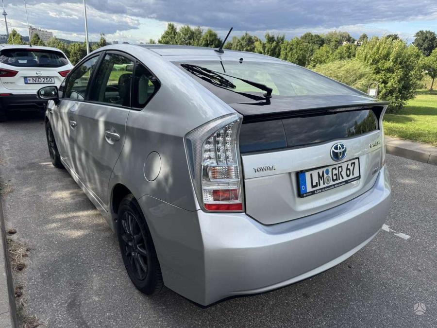 Pelēks Toyota Prius 2010 Viļņa, ar dzinēja tilpumu 1.80 L un nobraukumu 307 tūkst. km par 6200 €, foto 26 vietnē AUTOMOTO.COM.LV
