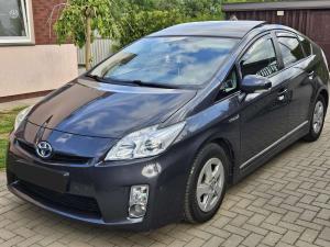 Grey Toyota Prius 2010 in Vilnius, with an engine capacity of 1.80 L and mileage of 234 thousand km for 7499 €, photo 4 on AUTOMOTO.COM.LV