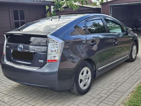 Pelēks Toyota Prius 2010 Viļņa, ar dzinēja tilpumu 1.80 L un nobraukumu 234 tūkst. km par 7499 €, foto 9 vietnē AUTOMOTO.COM.LV