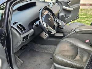 Grey Toyota Prius 2010 in Vilnius, with an engine capacity of 1.80 L and mileage of 234 thousand km for 7499 €, photo 11 on AUTOMOTO.COM.LV