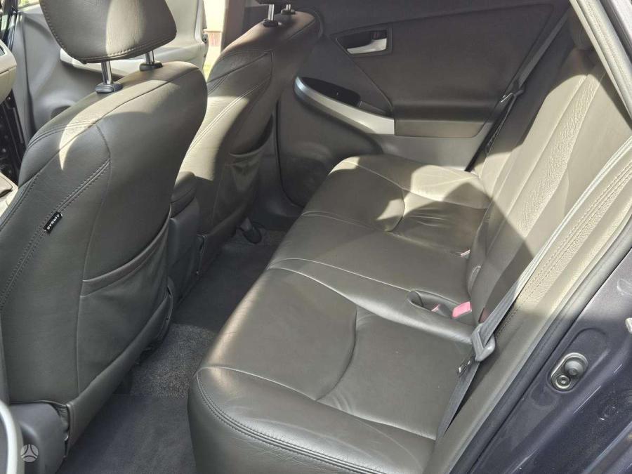 Grey Toyota Prius 2010 in Vilnius, with an engine capacity of 1.80 L and mileage of 234 thousand km for 7499 €, photo 13 on AUTOMOTO.COM.LV
