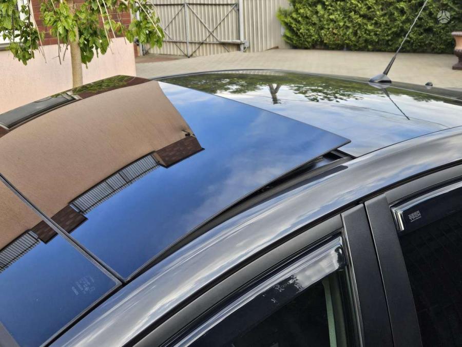 Grey Toyota Prius 2010 in Vilnius, with an engine capacity of 1.80 L and mileage of 234 thousand km for 7499 €, photo 18 on AUTOMOTO.COM.LV