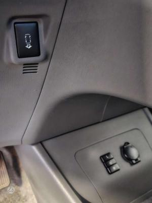 Grey Toyota Prius 2010 in Vilnius, with an engine capacity of 1.80 L and mileage of 234 thousand km for 7499 €, photo 21 on AUTOMOTO.COM.LV