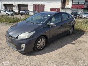 Pelēks Toyota Prius 2010 Prienai, ar dzinēja tilpumu 1.80 L un nobraukumu 400 tūkst. km par 3400 €, foto  vietnē AUTOMOTO.COM.LV