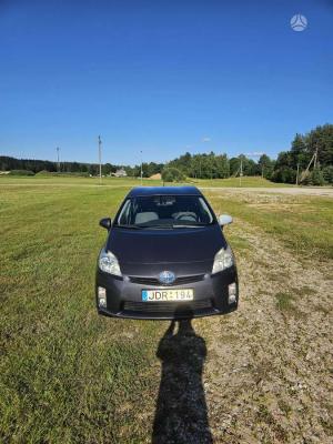 Pelēks Toyota Prius 2010 Viļņa, ar dzinēja tilpumu 1.80 L un nobraukumu 338 tūkst. km par 5000 €, foto 4 vietnē AUTOMOTO.COM.LV