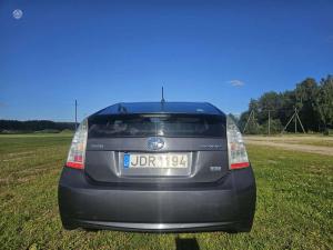 Pelēks Toyota Prius 2010 Viļņa, ar dzinēja tilpumu 1.80 L un nobraukumu 338 tūkst. km par 5000 €, foto 5 vietnē AUTOMOTO.COM.LV