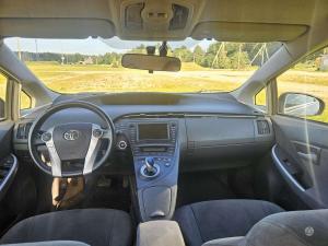 Pelēks Toyota Prius 2010 Viļņa, ar dzinēja tilpumu 1.80 L un nobraukumu 338 tūkst. km par 5000 €, foto 11 vietnē AUTOMOTO.COM.LV
