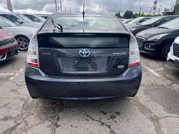 Pelēks Toyota Prius 2010 Panevēža, ar dzinēja tilpumu 1.80 L un nobraukumu 243 tūkst. km par 4900 €, foto 7 vietnē AUTOMOTO.COM.LV