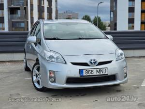 Pelēks Toyota Prius 2010 Tallina, ar dzinēja tilpumu 1.80 L un nobraukumu 334 tūkst. km par 4498 €, foto 4 vietnē AUTOMOTO.COM.LV