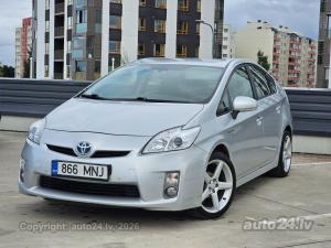 Pelēks Toyota Prius 2010 Tallina, ar dzinēja tilpumu 1.80 L un nobraukumu 334 tūkst. km par 4498 €, foto 5 vietnē AUTOMOTO.COM.LV