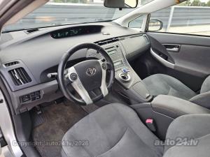 Pelēks Toyota Prius 2010 Tallina, ar dzinēja tilpumu 1.80 L un nobraukumu 334 tūkst. km par 4498 €, foto 10 vietnē AUTOMOTO.COM.LV