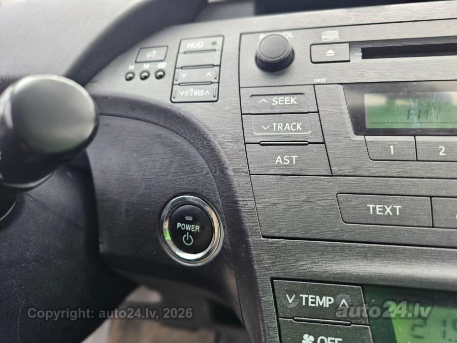 Pelēks Toyota Prius 2010 Tallina, ar dzinēja tilpumu 1.80 L un nobraukumu 334 tūkst. km par 4498 €, foto 21 vietnē AUTOMOTO.COM.LV