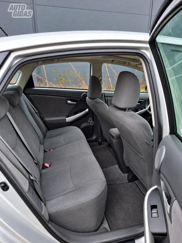 Pelēks Toyota Prius 2010 Viļņa, ar dzinēja tilpumu 1.80 L un nobraukumu 194 tūkst. km par 6850 €, foto 10 vietnē AUTOMOTO.COM.LV
