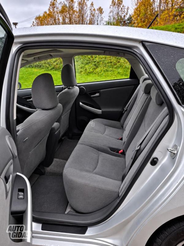 Pelēks Toyota Prius 2010 Viļņa, ar dzinēja tilpumu 1.80 L un nobraukumu 194 tūkst. km par 6850 €, foto 11 vietnē AUTOMOTO.COM.LV
