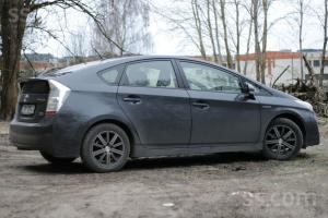 Pelēks Toyota Prius 2011 Rīga, ar dzinēja tilpumu 1.80 L un nobraukumu 240 tūkst. km par 5900 €, foto 4 vietnē AUTOMOTO.COM.LV