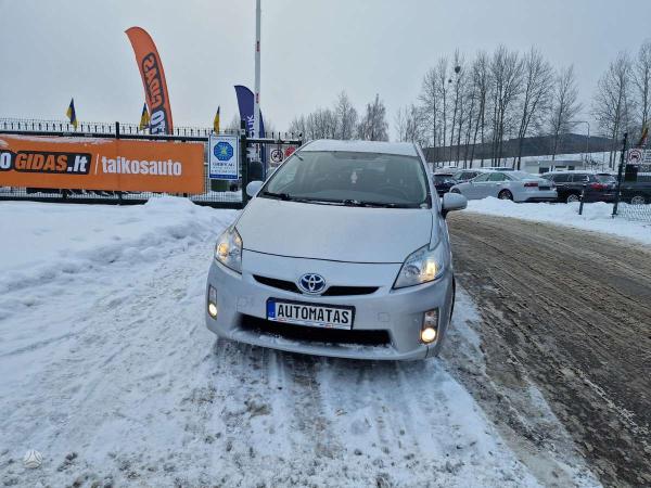 Pelēks Toyota Prius 2011 Kauņa, ar dzinēja tilpumu 1.80 L un nobraukumu 273 tūkst. km par 5990 €, foto 2 vietnē AUTOMOTO.COM.LV