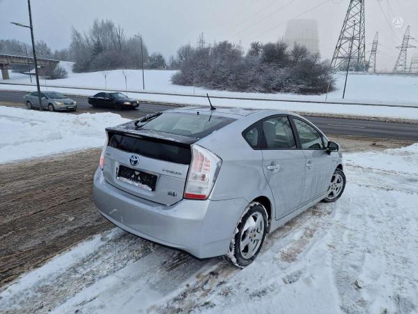 Pelēks Toyota Prius 2011 Kauņa, ar dzinēja tilpumu 1.80 L un nobraukumu 273 tūkst. km par 5990 €, foto 6 vietnē AUTOMOTO.COM.LV