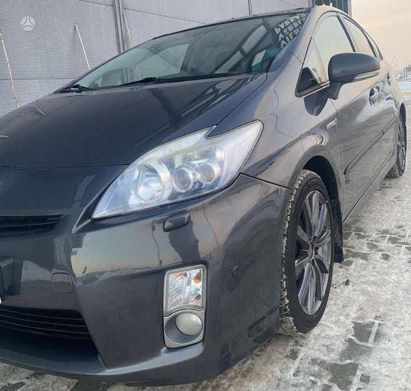 Pelēks Toyota Prius 2011 Viļņa, ar dzinēja tilpumu 1.80 L un nobraukumu 267 tūkst. km par 7950 €, foto 9 vietnē AUTOMOTO.COM.LV