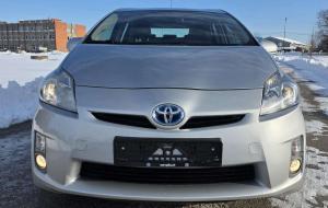 Grey Toyota Prius 2011 in Siauliai, with an engine capacity of 1.80 L and mileage of 250 thousand km for 6950 €, photo 2 on AUTOMOTO.COM.LV