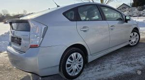 Grey Toyota Prius 2011 in Siauliai, with an engine capacity of 1.80 L and mileage of 250 thousand km for 6950 €, photo 12 on AUTOMOTO.COM.LV