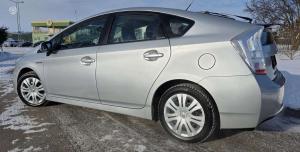 Grey Toyota Prius 2011 in Siauliai, with an engine capacity of 1.80 L and mileage of 250 thousand km for 6950 €, photo 14 on AUTOMOTO.COM.LV