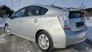 Grey Toyota Prius 2011 in Siauliai, with an engine capacity of 1.80 L and mileage of 250 thousand km for 6950 €, photo 15 on AUTOMOTO.COM.LV