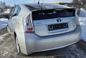 Grey Toyota Prius 2011 in Siauliai, with an engine capacity of 1.80 L and mileage of 250 thousand km for 6950 €, photo 17 on AUTOMOTO.COM.LV