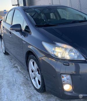 Pelēks Toyota Prius 2011 Viļņa, ar dzinēja tilpumu 1.80 L un nobraukumu 220 tūkst. km par 6999 €, foto 6 vietnē AUTOMOTO.COM.LV