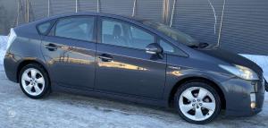 Pelēks Toyota Prius 2011 Viļņa, ar dzinēja tilpumu 1.80 L un nobraukumu 220 tūkst. km par 6999 €, foto 7 vietnē AUTOMOTO.COM.LV