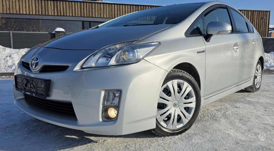 Pelēks Toyota Prius 2011 Šauļi, ar dzinēja tilpumu 1.80 L un nobraukumu 250 tūkst. km par 6650 €, foto 4 vietnē AUTOMOTO.COM.LV