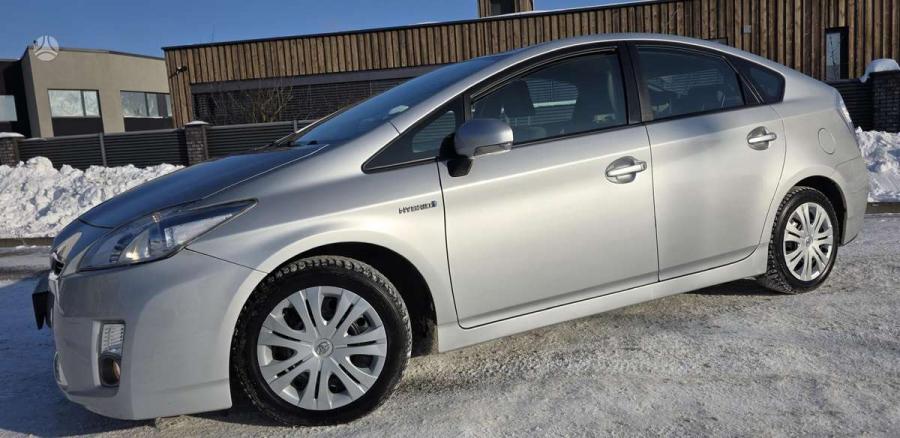 Pelēks Toyota Prius 2011 Šauļi, ar dzinēja tilpumu 1.80 L un nobraukumu 250 tūkst. km par 6650 €, foto 8 vietnē AUTOMOTO.COM.LV
