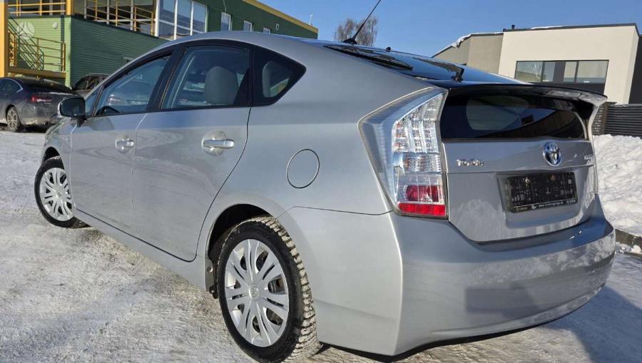 Pelēks Toyota Prius 2011 Šauļi, ar dzinēja tilpumu 1.80 L un nobraukumu 250 tūkst. km par 6650 €, foto 17 vietnē AUTOMOTO.COM.LV